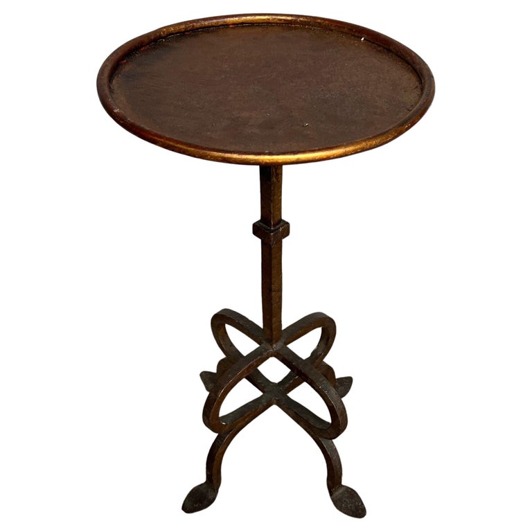 Petite table à boissons avec base en boucle moderne En vente sur 1stDibs