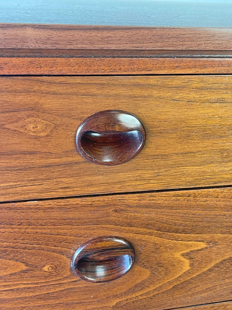 Small Dunbar Mid-Century Walnut and Rosewood 8 Drawer Dresser at 1stDibs