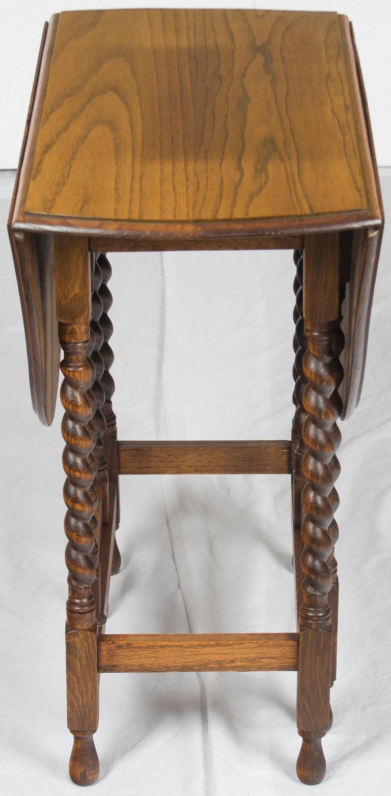Small English Barley Twist Gate Leg Drop-Leaf End Table For Sale at 1stDibs