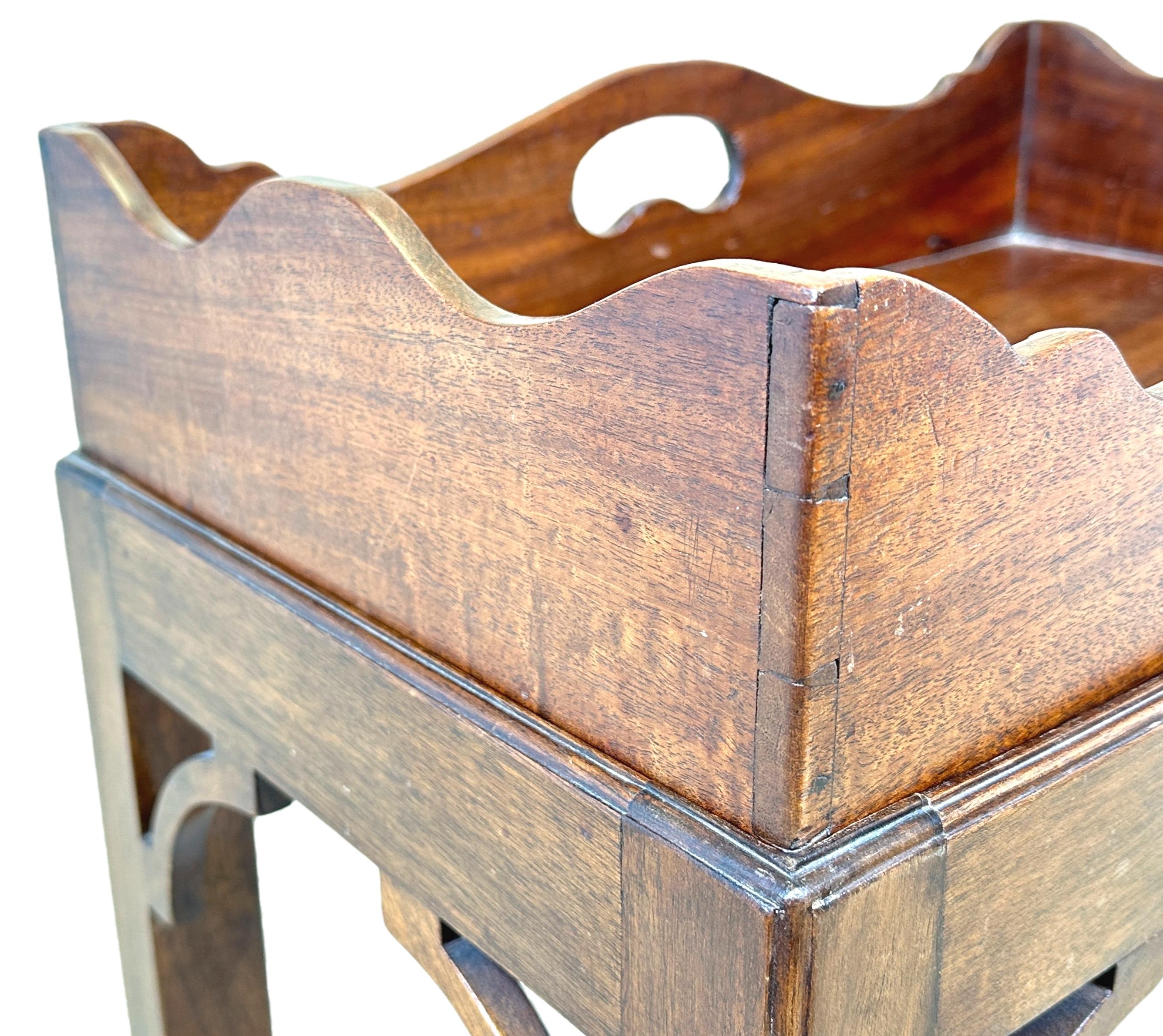 Small Georgian Mahogany Butlers Tray on Stand For Sale at 1stDibs