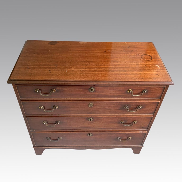 Small Georgian Mahogany Chest of Drawers at 1stDibs