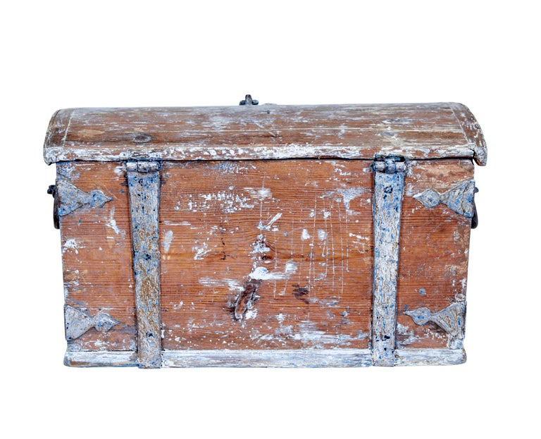 Small Mid 19th Century Swedish Painted Pine Strong Box For Sale at 1stDibs