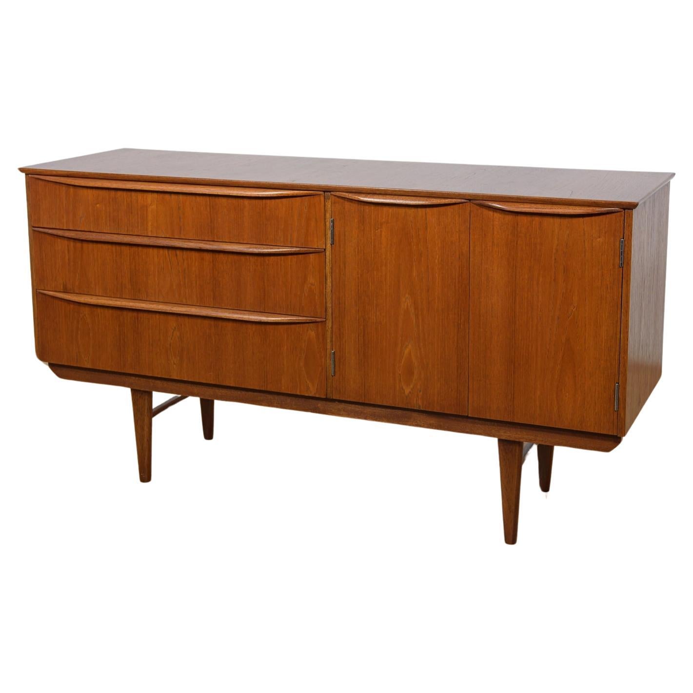 Small Mid-Century British Teak Sideboard, 1960s For Sale at 1stDibs
