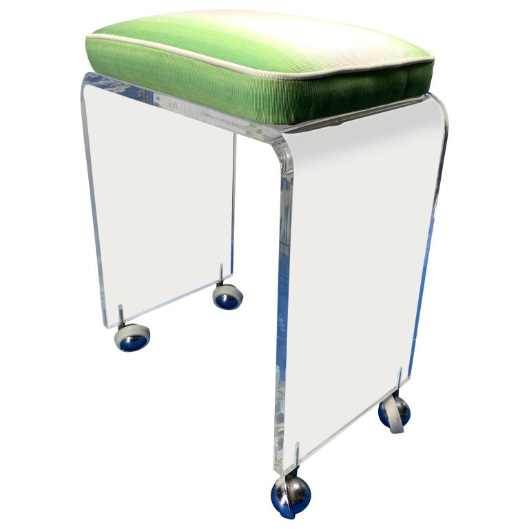 Small Mid-Century Modern Waterfall Lucite Stool Or Bench On Wheels at ...