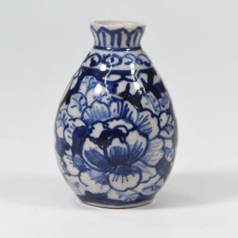 Small Miniature Blue and White Chinese Vase For Sale at 1stDibs
