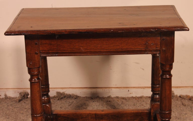 Small Oak Side Table from the 17th Century For Sale at 1stDibs
