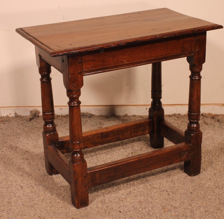 Small Oak Side Table from the 17th Century For Sale at 1stDibs