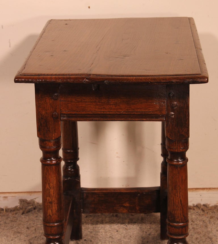Small Oak Side Table from the 17th Century For Sale at 1stDibs