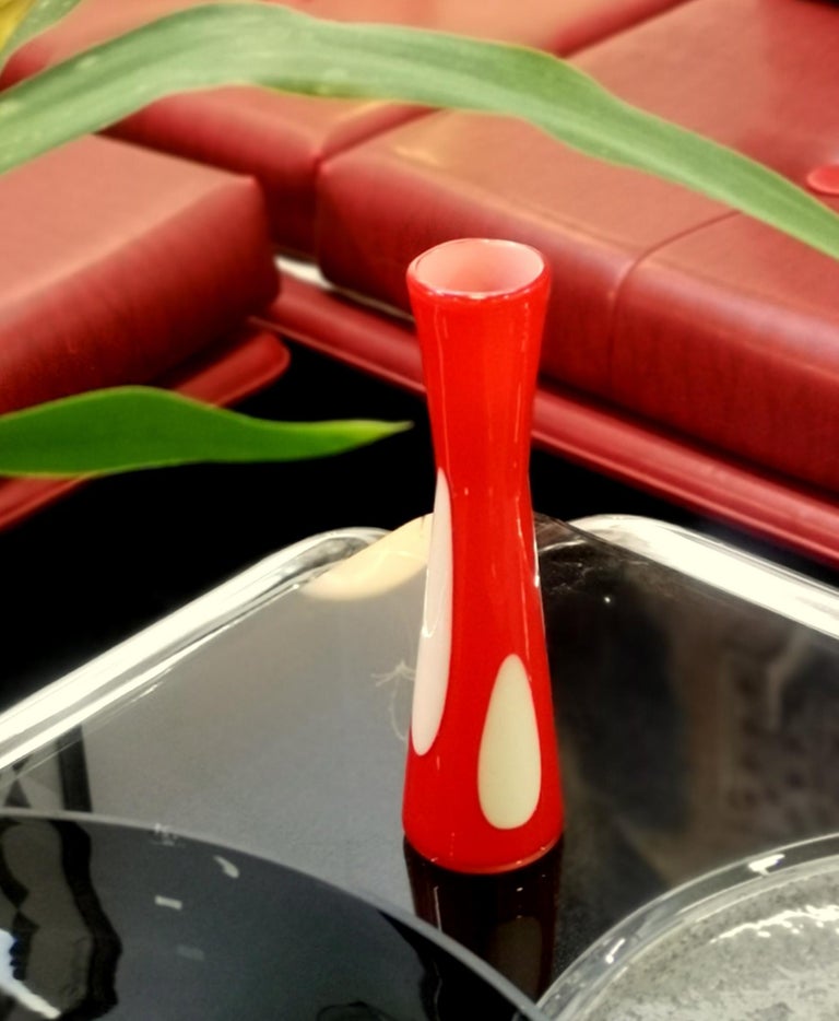 Small Pop Art Style Hand-Made Glass Flower Vase, 1970s For Sale at 1stDibs