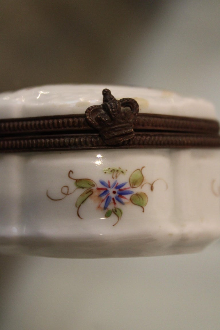 Small Porcelain Box For Sale at 1stDibs