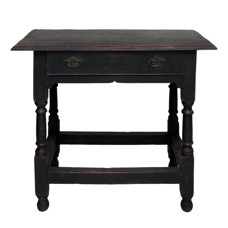 Small Queen Anne Period Painted Side Table, circa 1710 For Sale at 1stDibs