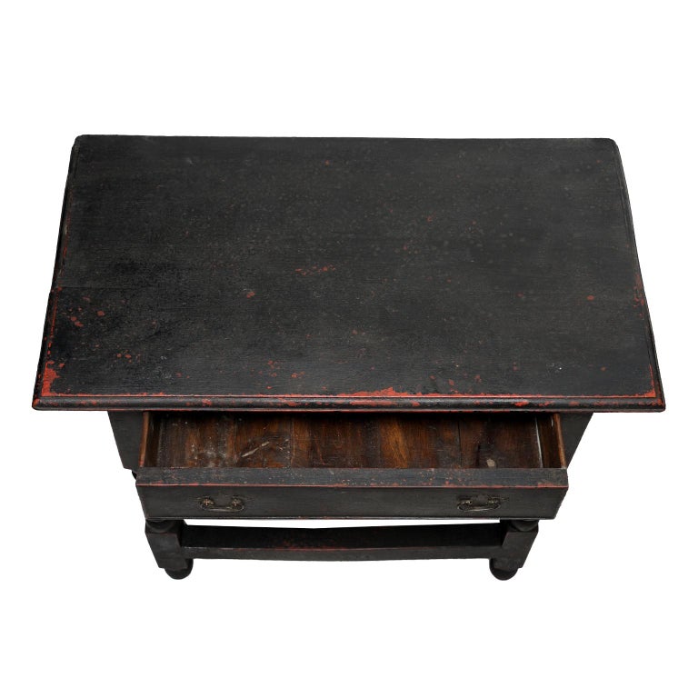 Small Queen Anne Period Painted Side Table, circa 1710 For Sale at 1stDibs