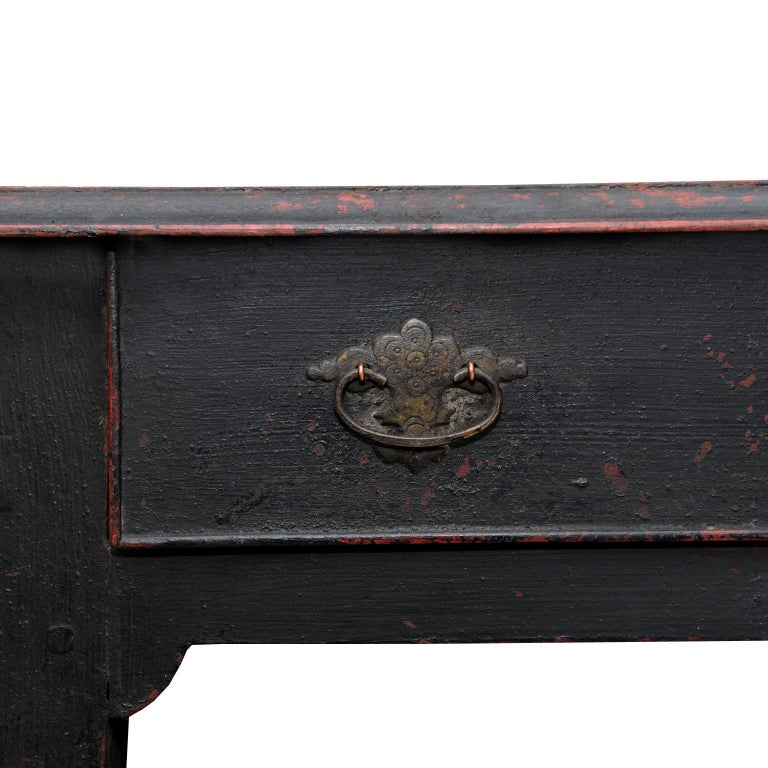 Small Queen Anne Period Painted Side Table, circa 1710 For Sale at 1stDibs