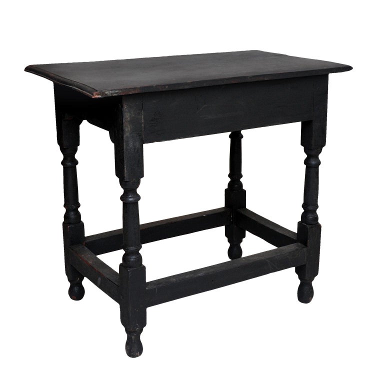 Small Queen Anne Period Painted Side Table, circa 1710 For Sale at 1stDibs