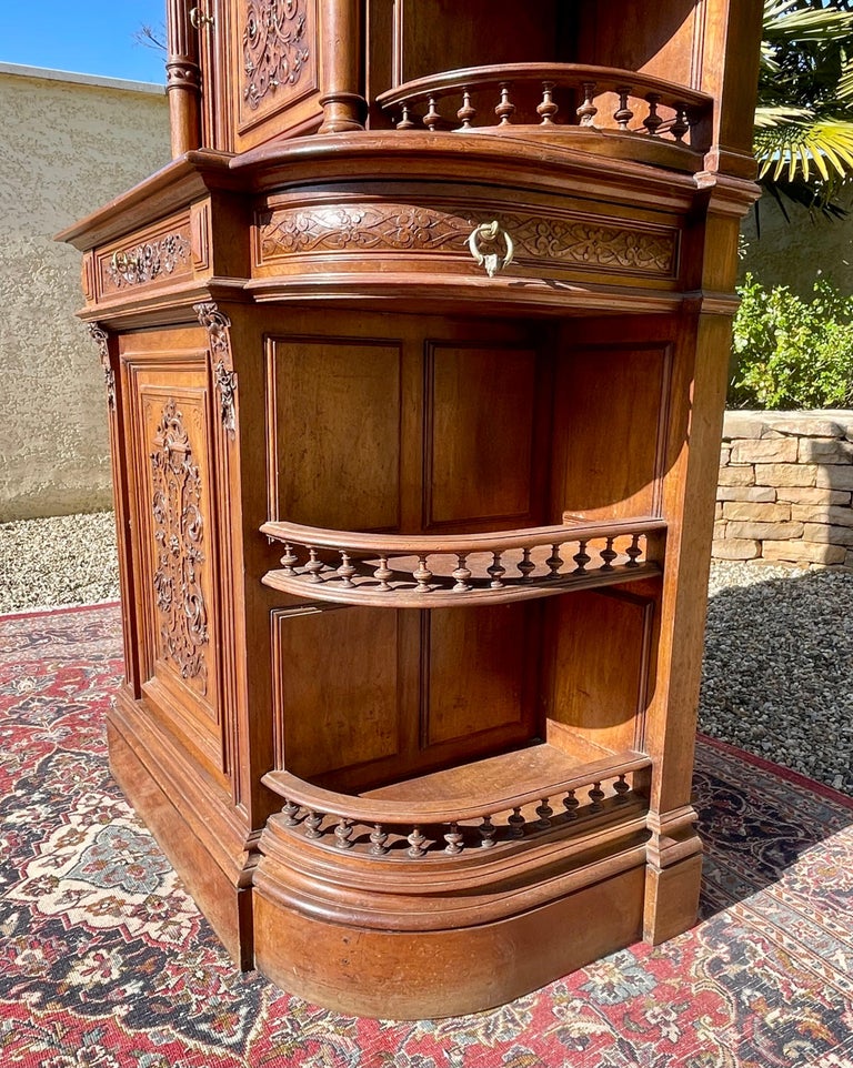 Small Renaissance Style Walnut Buffet, 19th century For Sale at 1stDibs