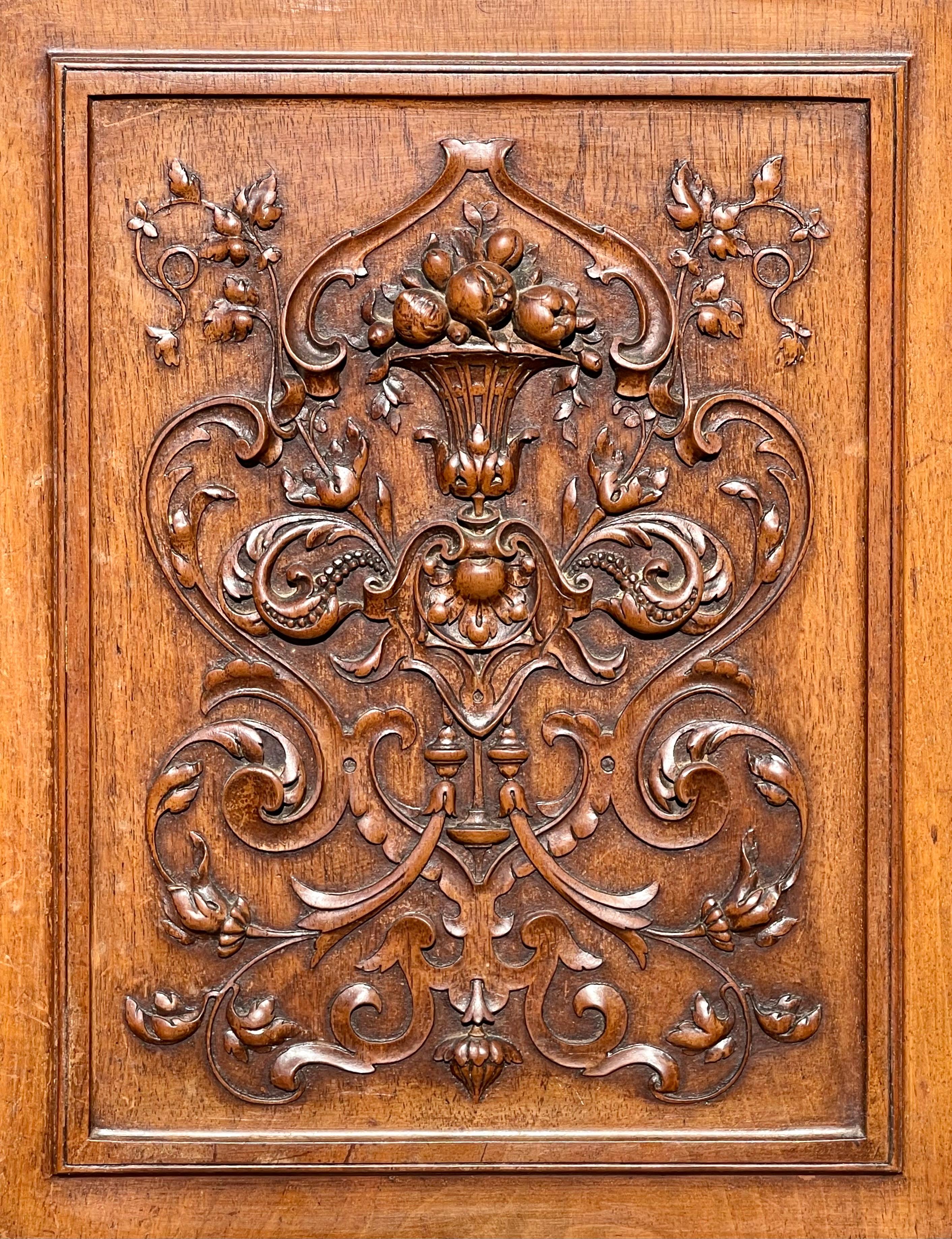 Small Renaissance Style Walnut Buffet, 19th century For Sale at 1stDibs