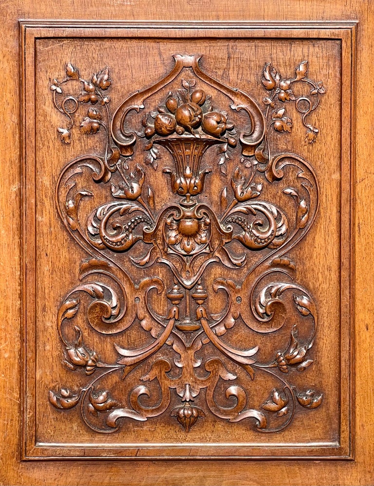 Small Renaissance Style Walnut Buffet, 19th century For Sale at 1stDibs