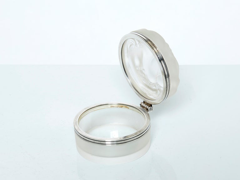 Small René Lalique Daphné Art Deco crystal powder box 1940 For Sale at ...