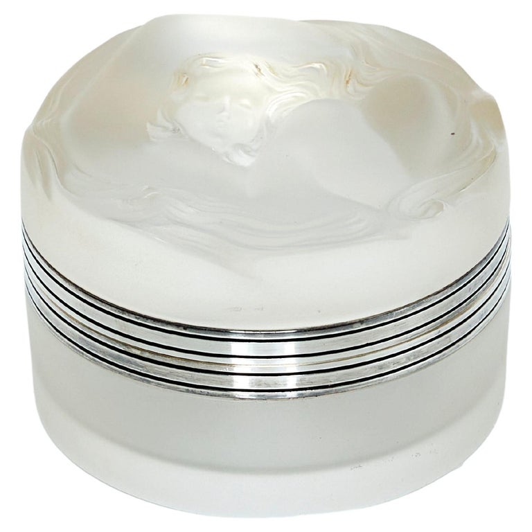 Small René Lalique Daphné Art Deco crystal powder box 1940 For Sale at ...