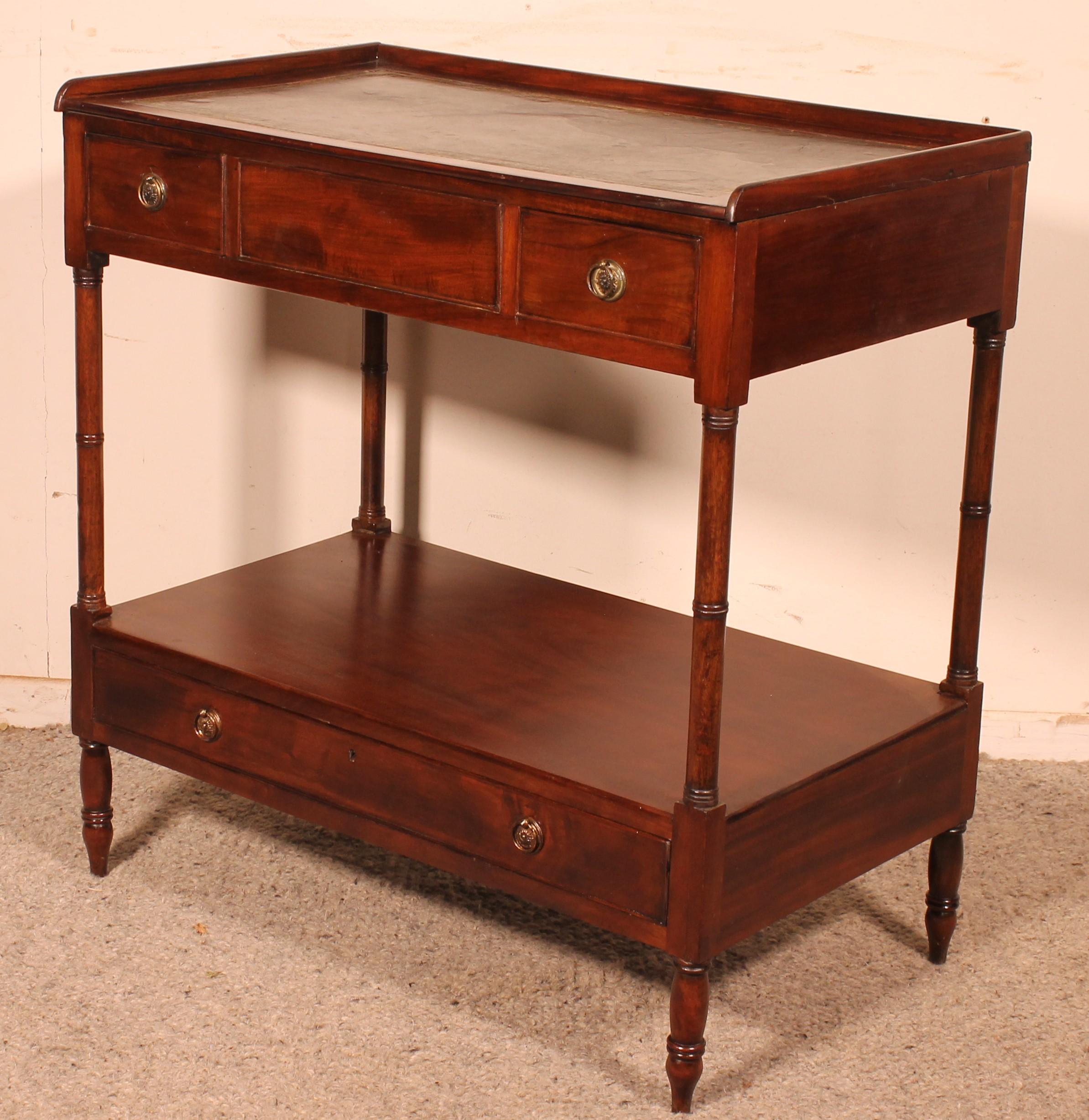 Small Sideboard in Mahogany circa 1800 Regency For Sale at 1stDibs