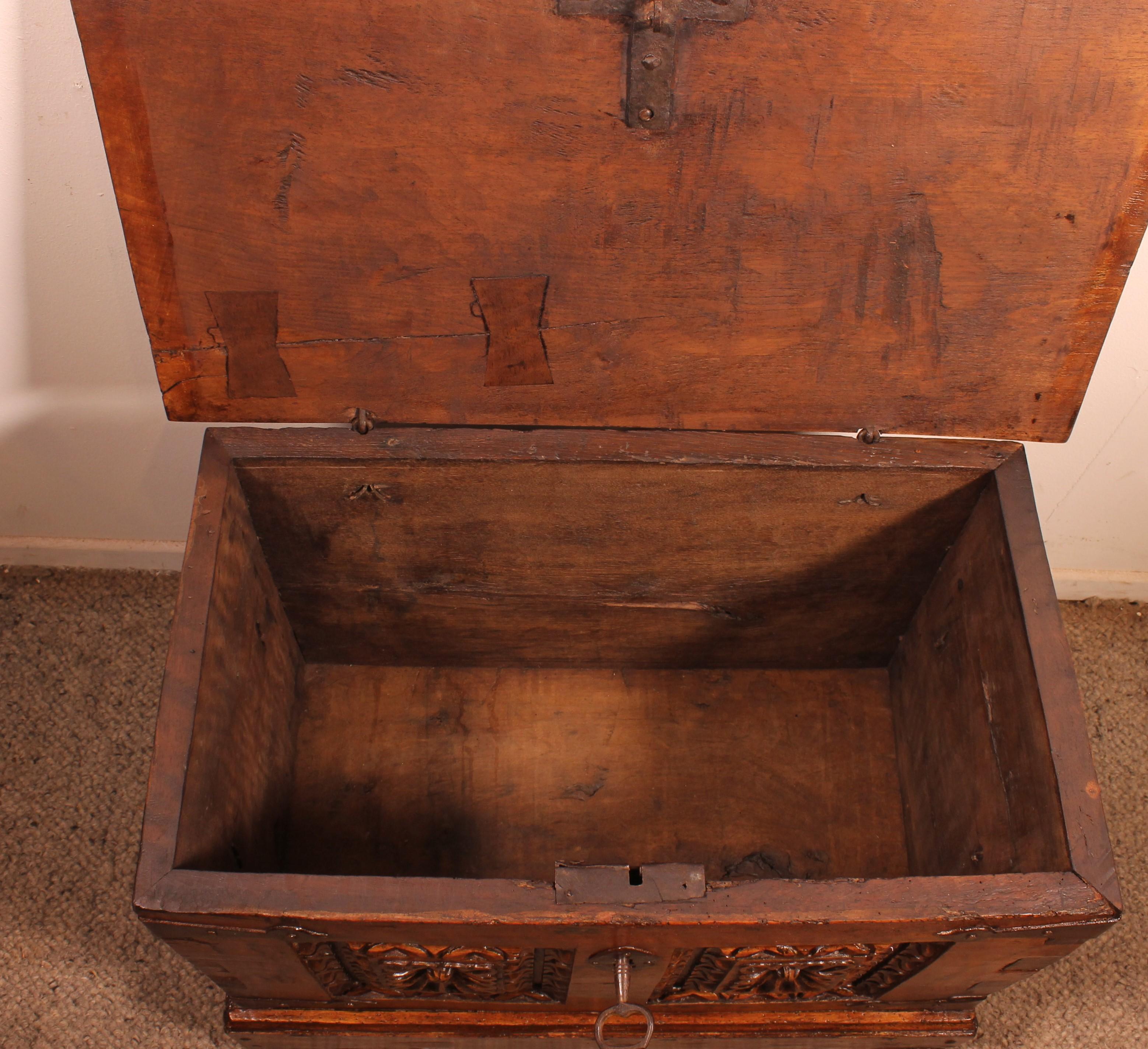 Small Spanish Walnut Chest - 17th Century For Sale at 1stDibs