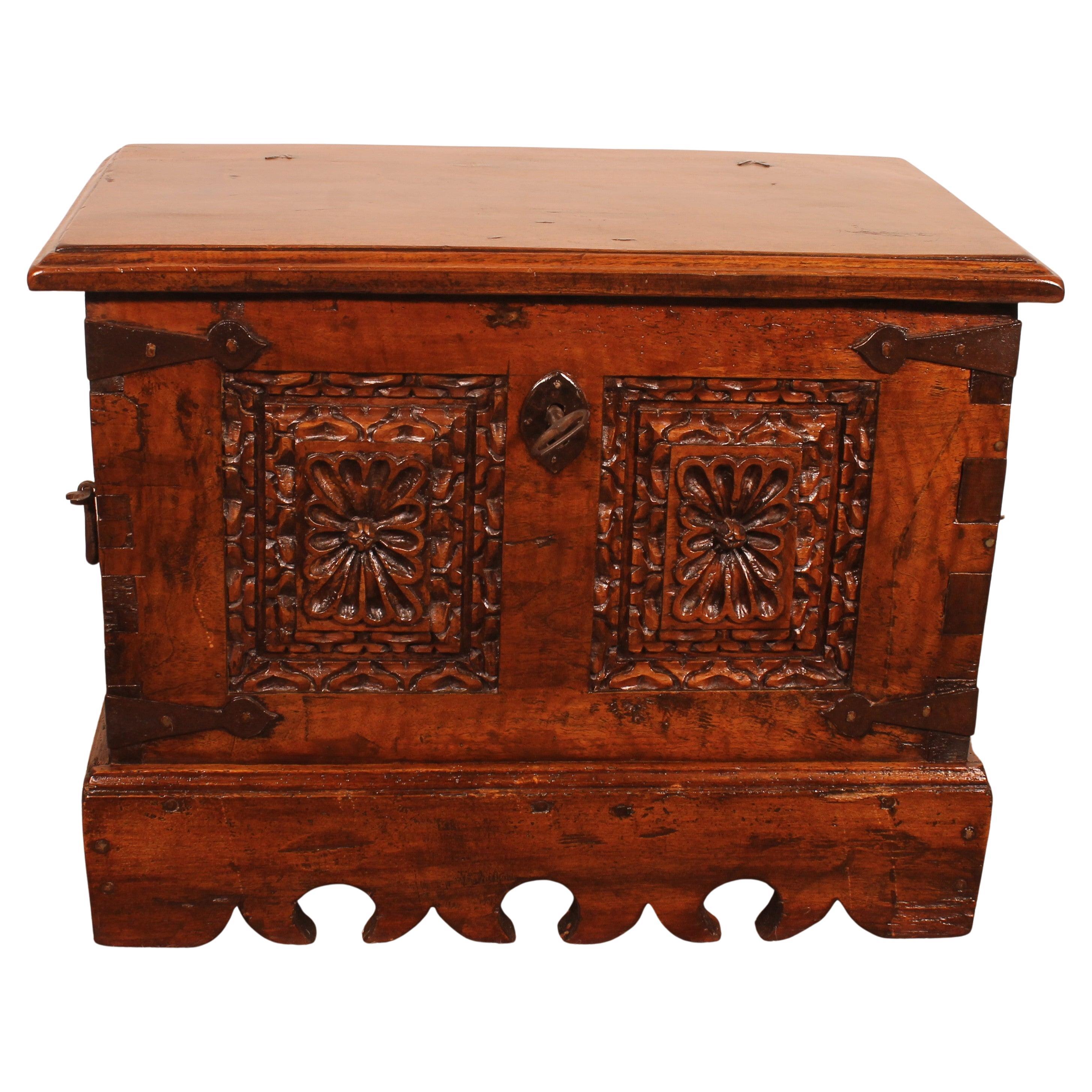 Small Spanish Walnut Chest - 17th Century For Sale at 1stDibs