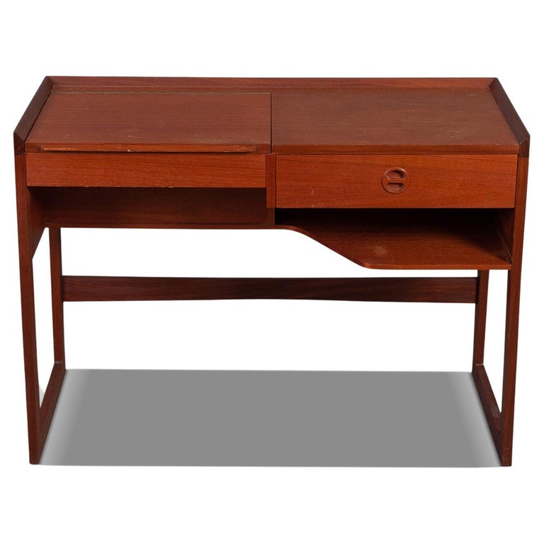 Small Teak "Varie" Writing Desk By Arne Wahl Iversen For Sale at 1stDibs