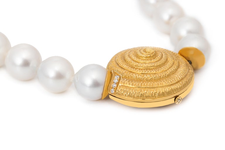 Snail Shell Pearl Necklace with Watch-Like Clasp For Sale at 1stDibs