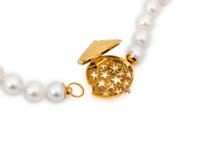 Snail Shell Pearl Necklace with Watch-Like Clasp For Sale at 1stDibs