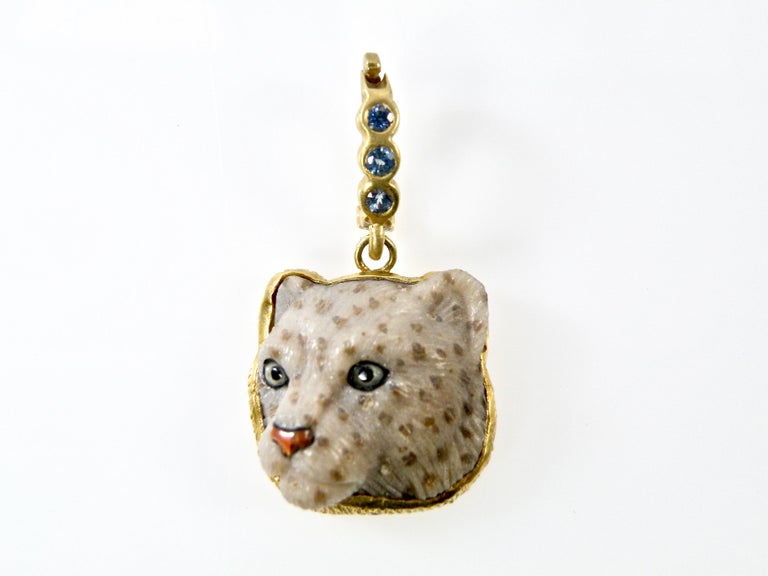 18K Sapphire Snow Leopard Pendant For Sale at 1stDibs