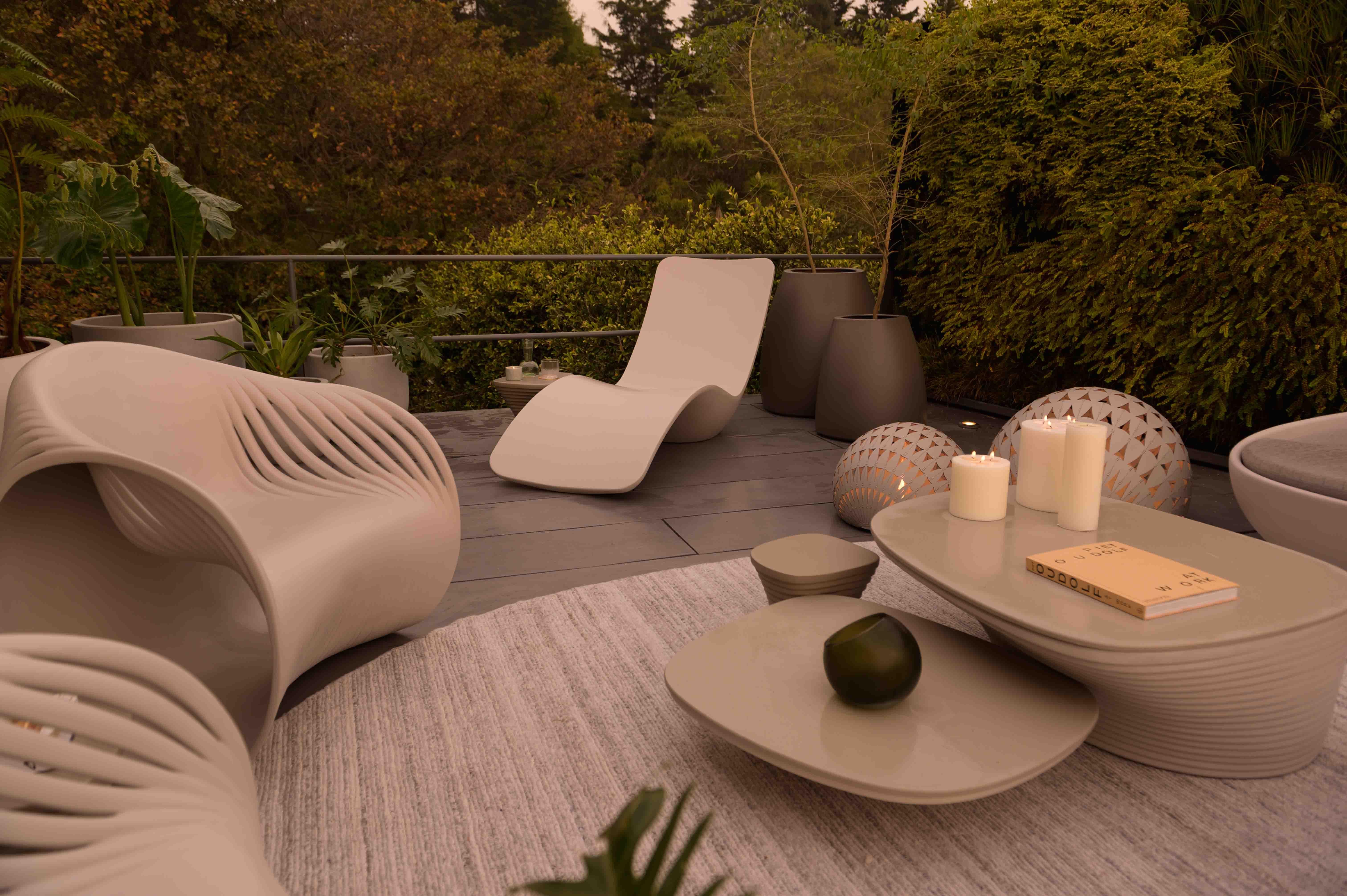 Soave Large by Piegatto, a Sculptural Planter For Sale at 1stDibs