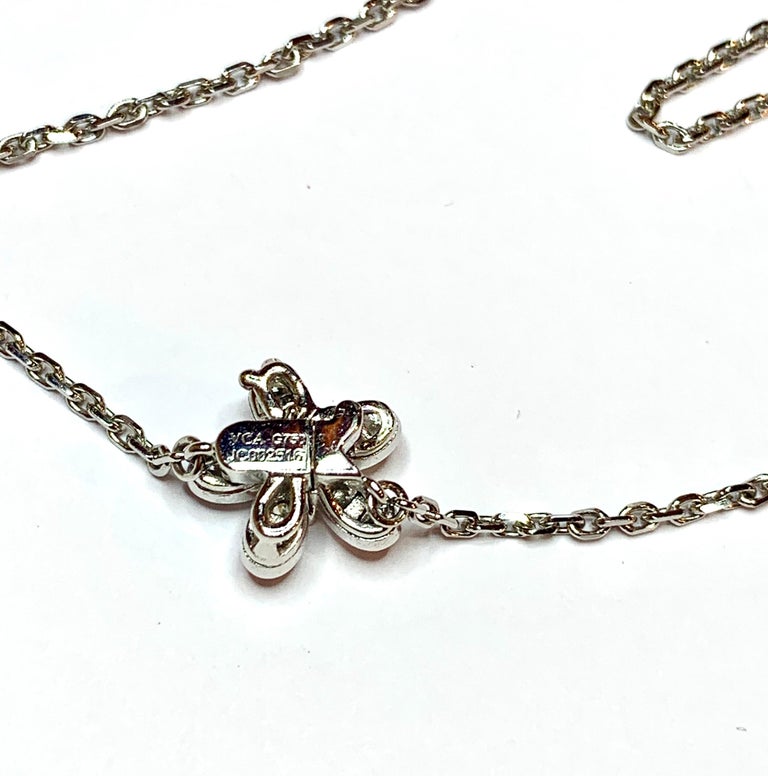 Socrate 3 Flowers Van Cleef and Arpels Necklace 0.91 Carat Diamond 18 ...