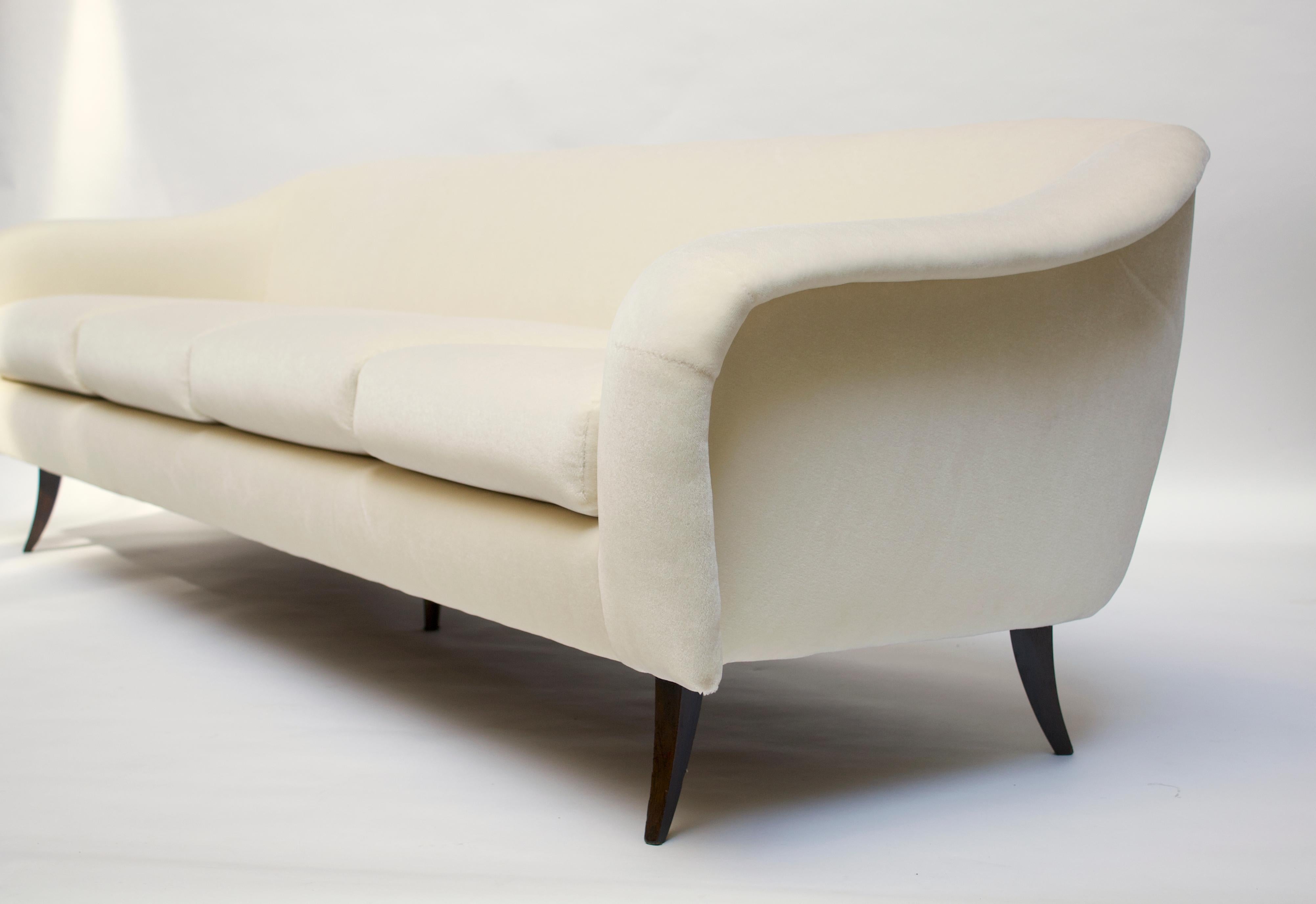 Sofa Curva by Joaquim Tenreiro, Brazil, 1960 For Sale at 1stDibs