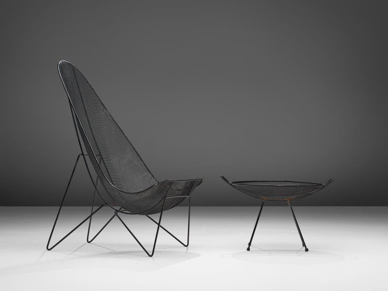 Sol Bloom Grand Patio Scoop Chair and Table For Sale at 1stDibs