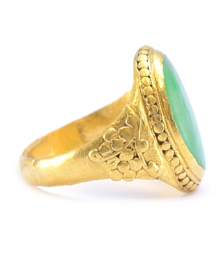 Solid 22 Karat Yellow Gold and Natural Jade Ring 6.7g For Sale at 1stDibs