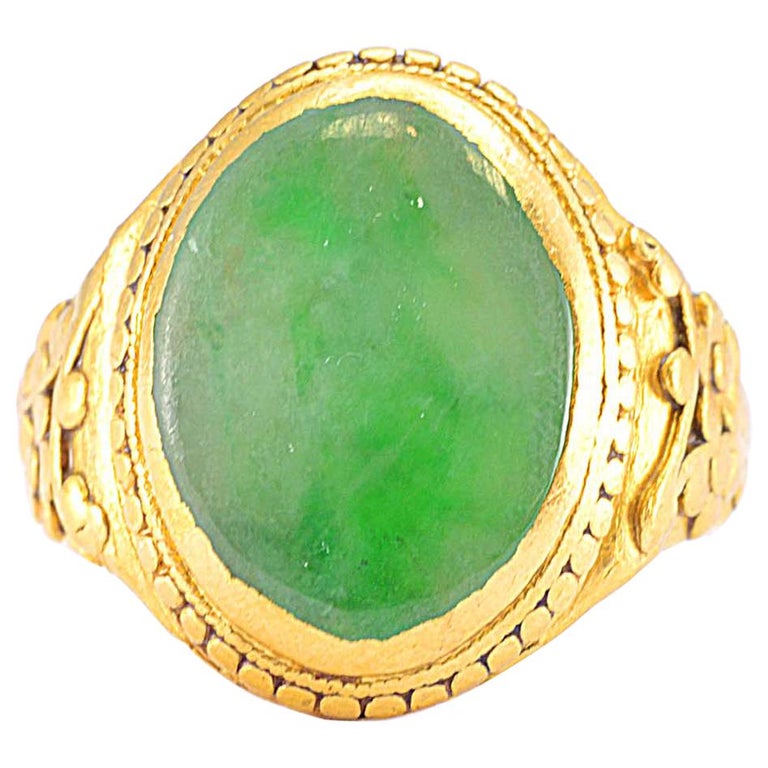Solid 22 Karat Yellow Gold and Natural Jade Ring 6.7g For Sale at 1stDibs