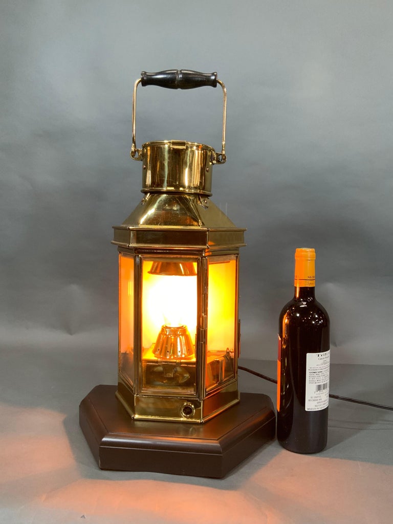 Massiv Messing Englisch Schiffe Kabine Laterne im Angebot bei 1stDibs