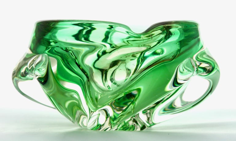 Solid Crystal Biomorphic Bowl with Waves of Bright Green and Sommerso ...