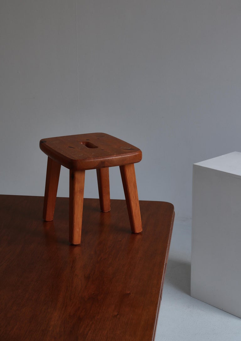 Solid Pine Cabin Stool Handmade at Vemdalia, Sweden, 1960s For Sale at ...