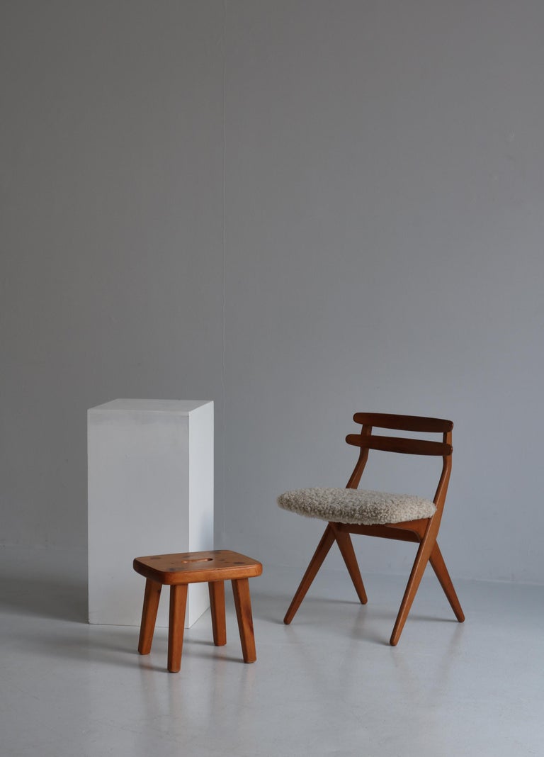 Solid Pine Cabin Stool Handmade at Vemdalia, Sweden, 1960s For Sale at ...