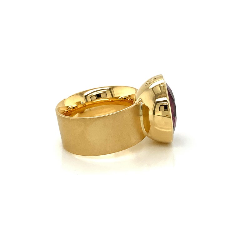 Georg Spreng - Solo Ring 18 Karat Yellow Gold natural red pink round ...