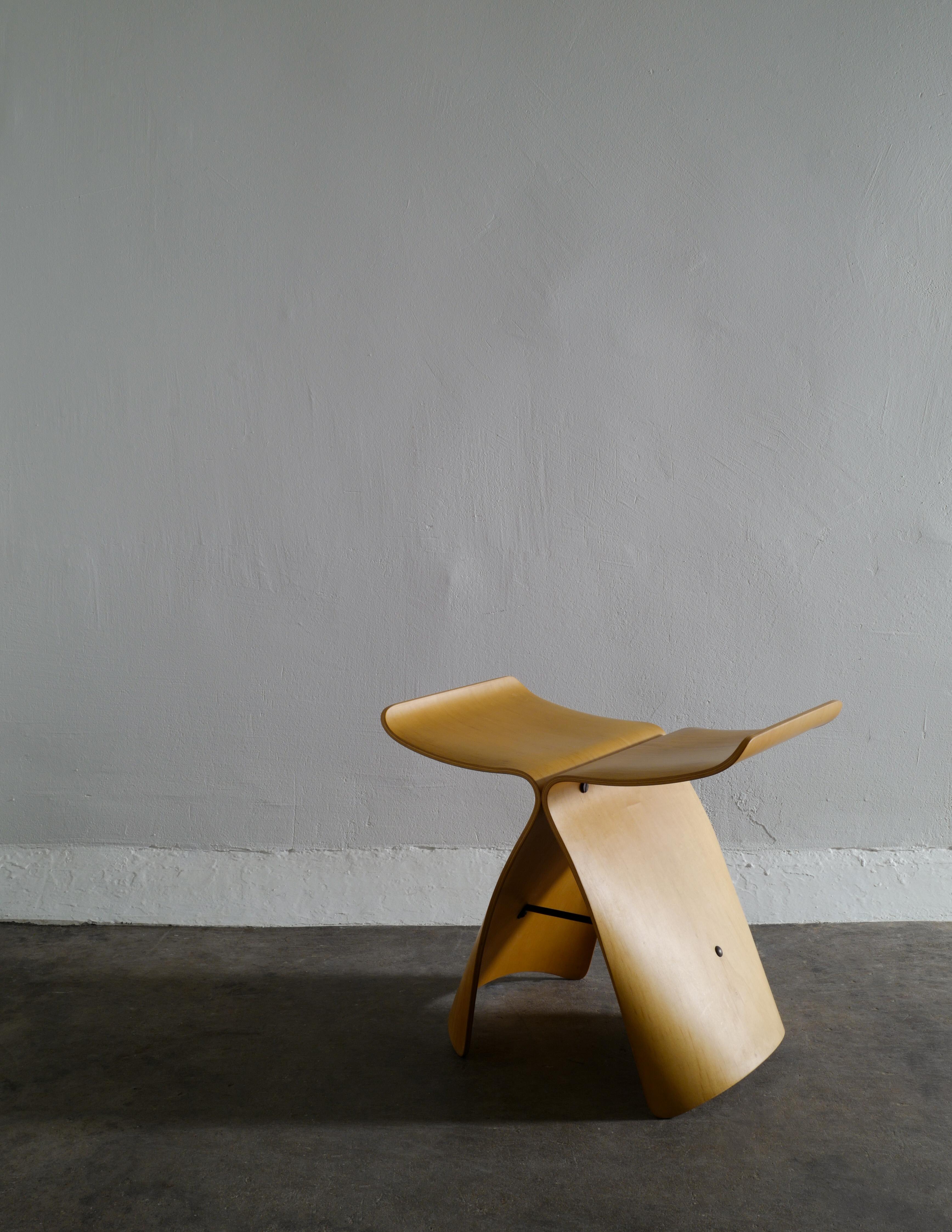 Sori Yanagi "Butterfly" Mid-Century Stool in Plywood Produced by Tendo ...