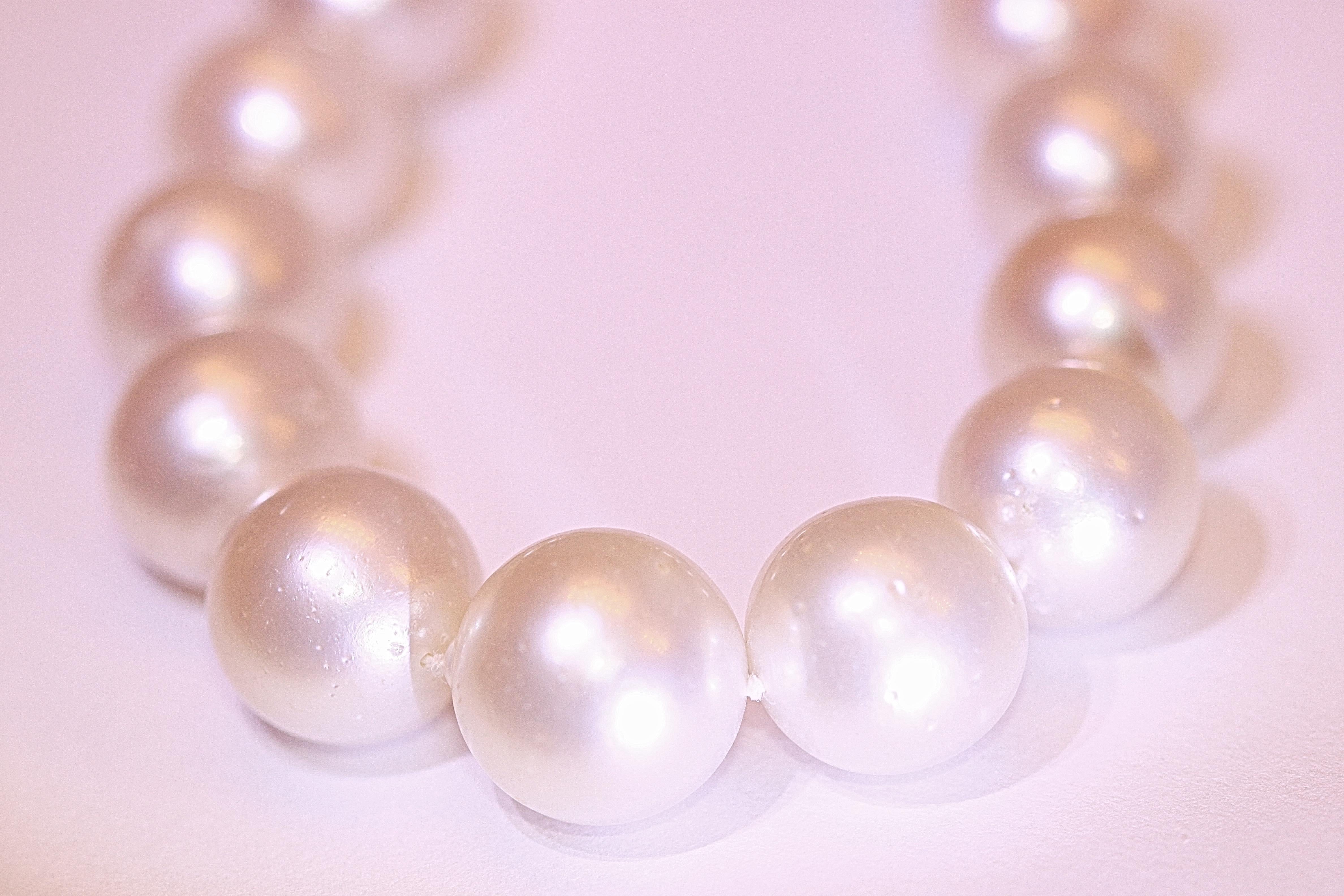 South Sea Pearls 18 Inches Long 14 Karat White Gold Clasp For Sale at ...