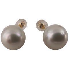 South Sea Pearls Earrings Top Quality, 18 Karat Gold For Sale at 1stDibs
