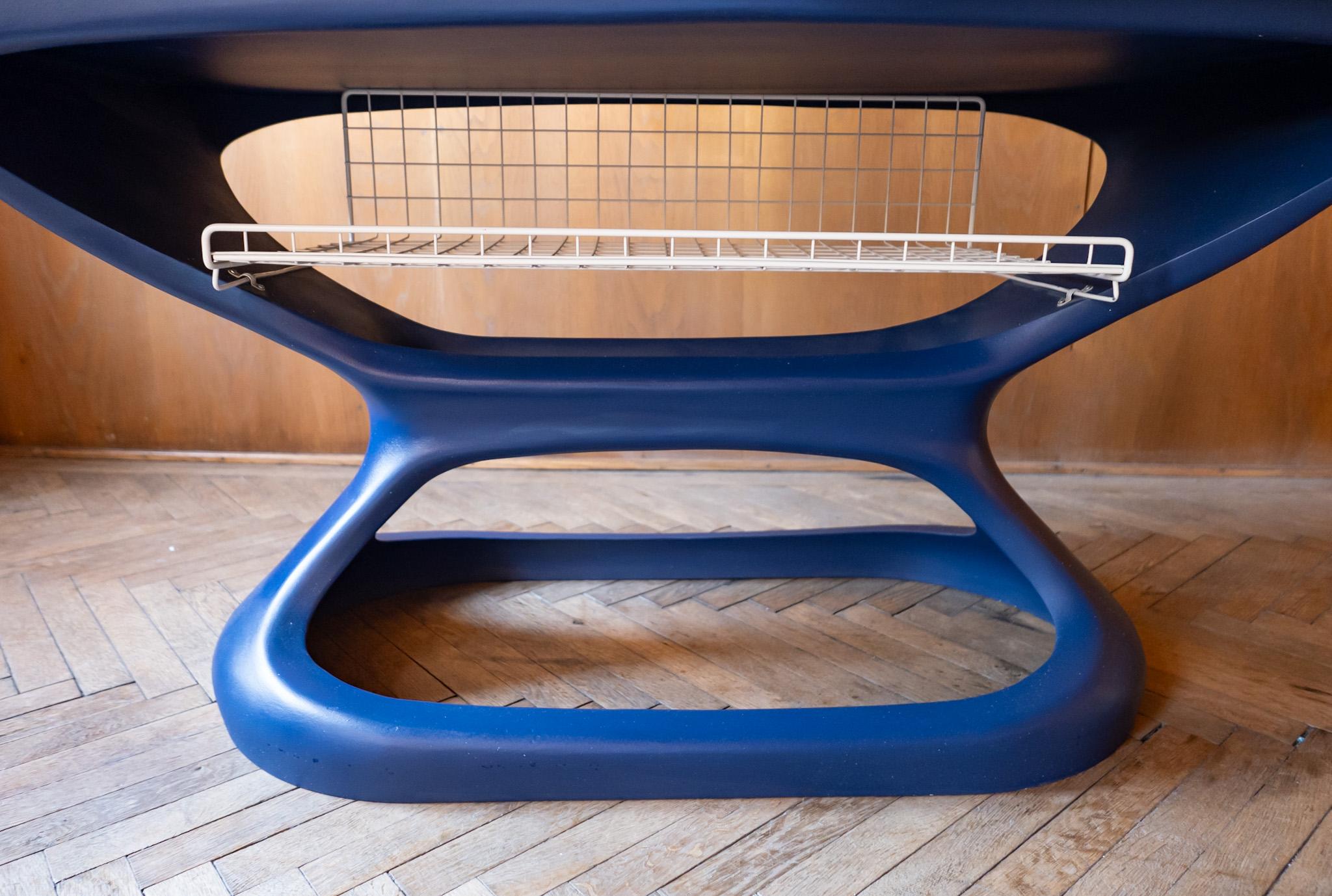 Space Age Blue White Fiberglass Desk in the Manner of Luigi Colani ...
