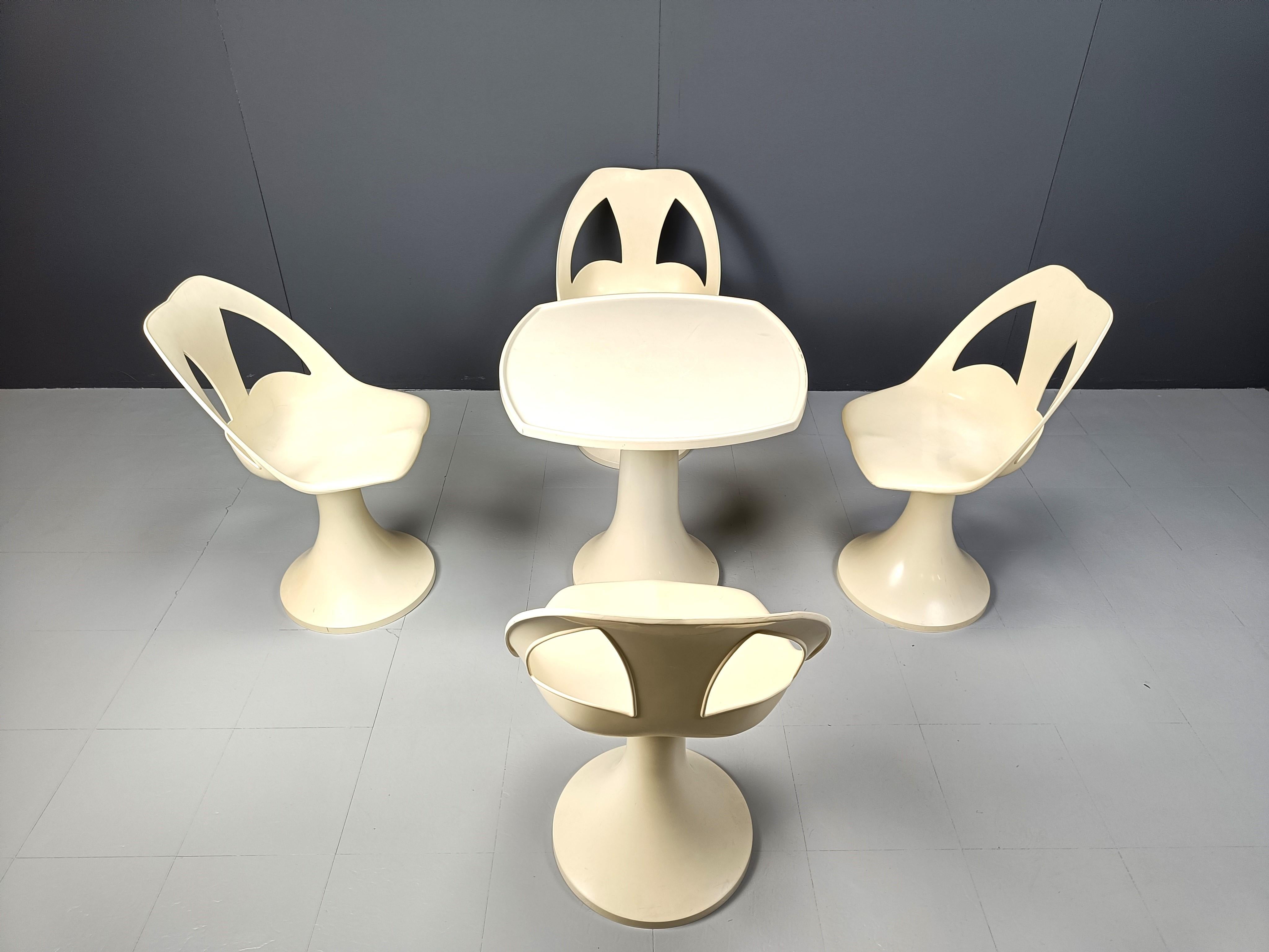 Space age dining set, 1960s For Sale at 1stDibs