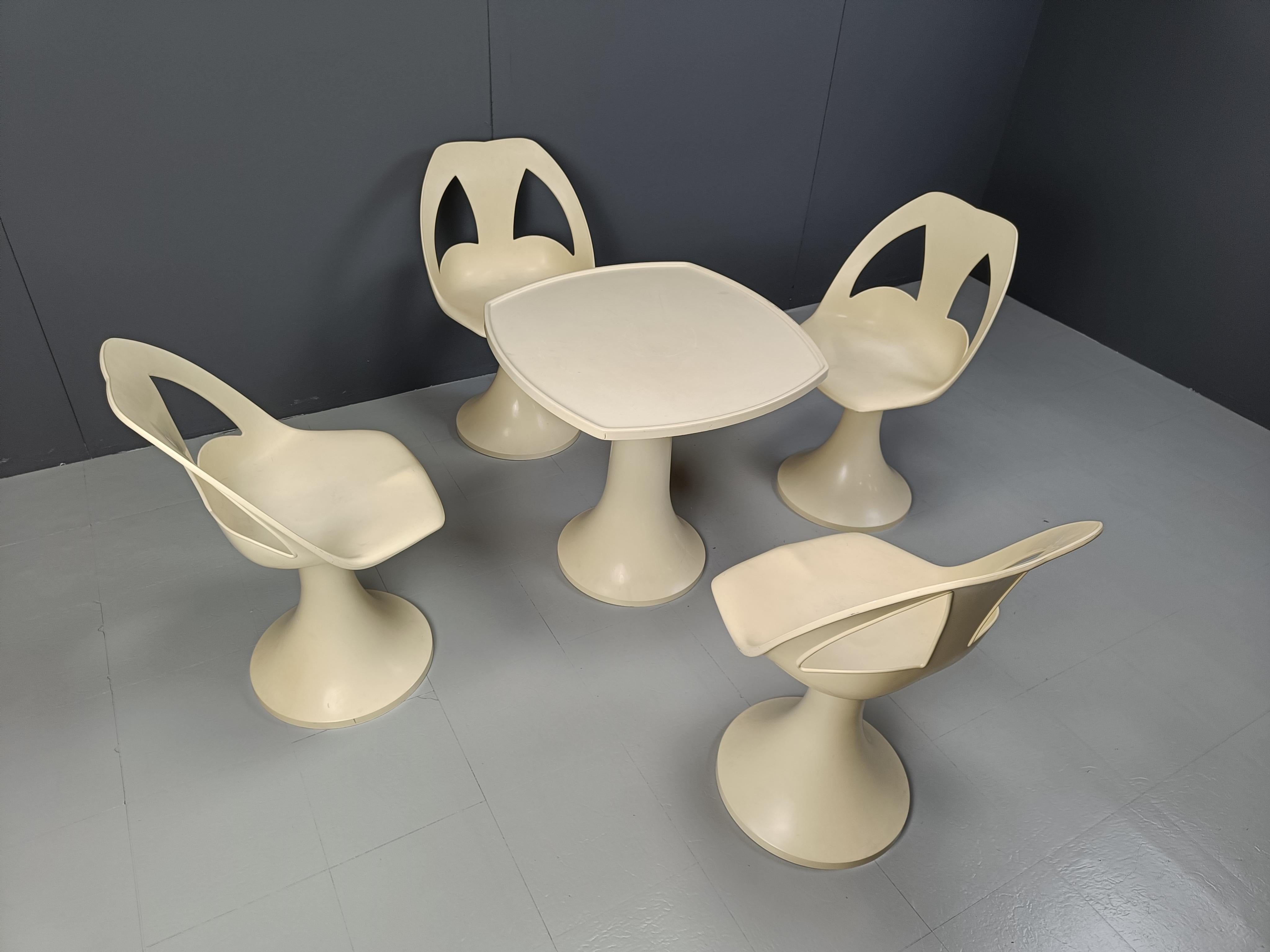 Space age dining set, 1960s For Sale at 1stDibs