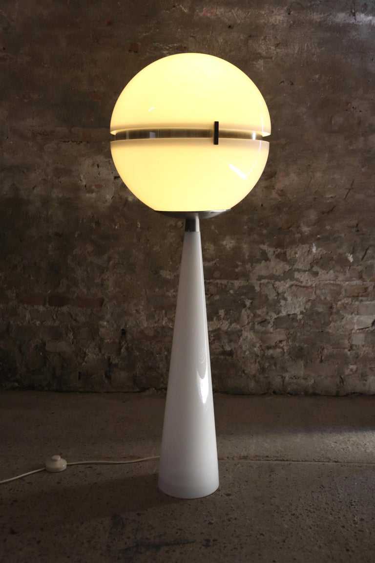 Space-Age Floor Lamp, Guzzini Style, Midcentury Italian Design, White ...