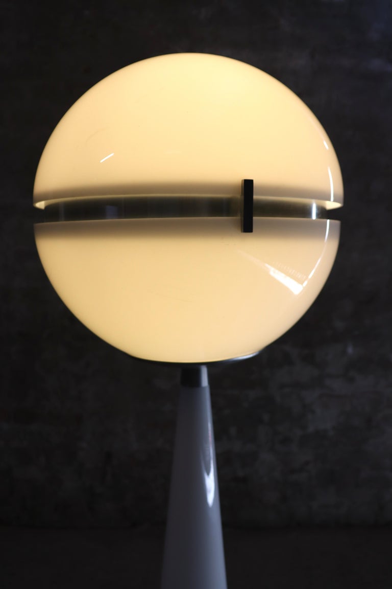 Space-Age Floor Lamp, Guzzini Style, Midcentury Italian Design, White ...