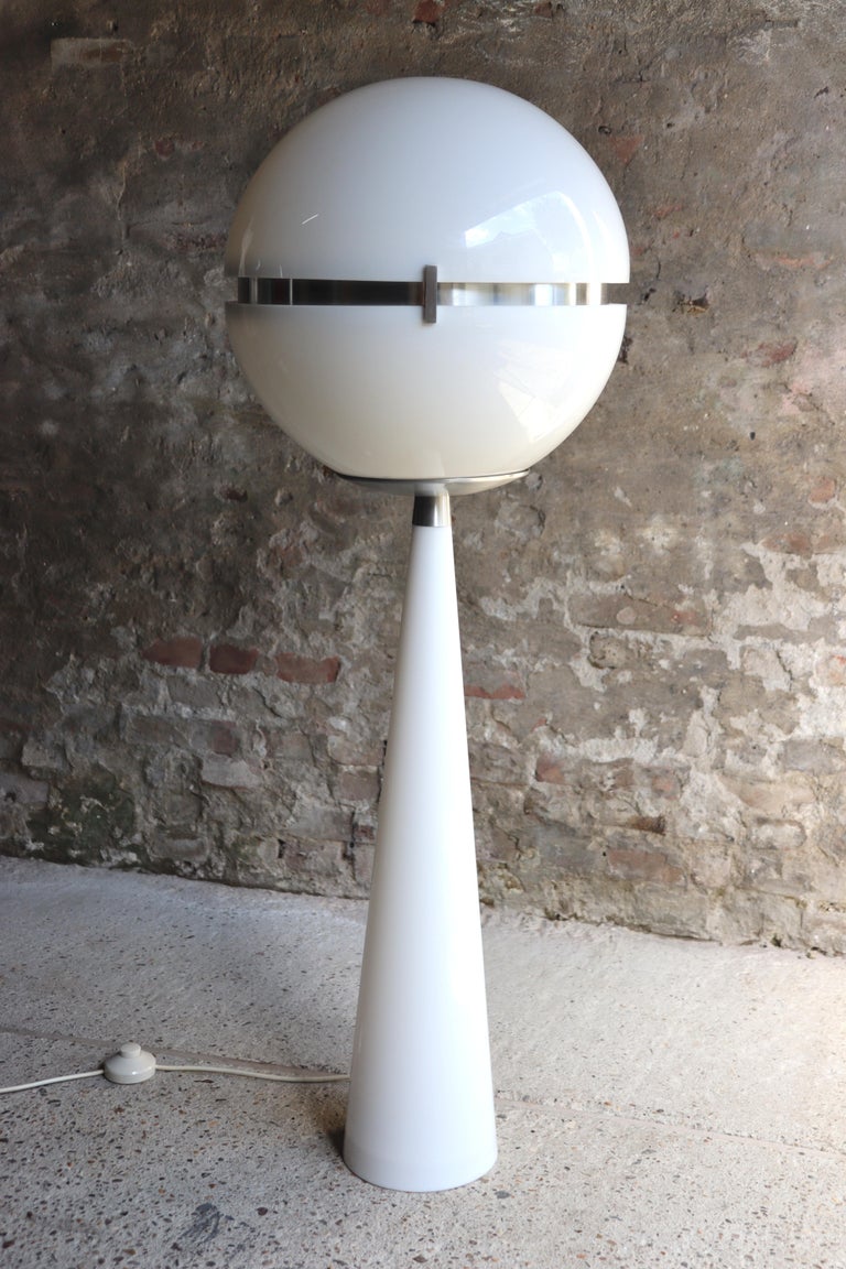 Space-Age Floor Lamp, Guzzini Style, Midcentury Italian Design, White ...